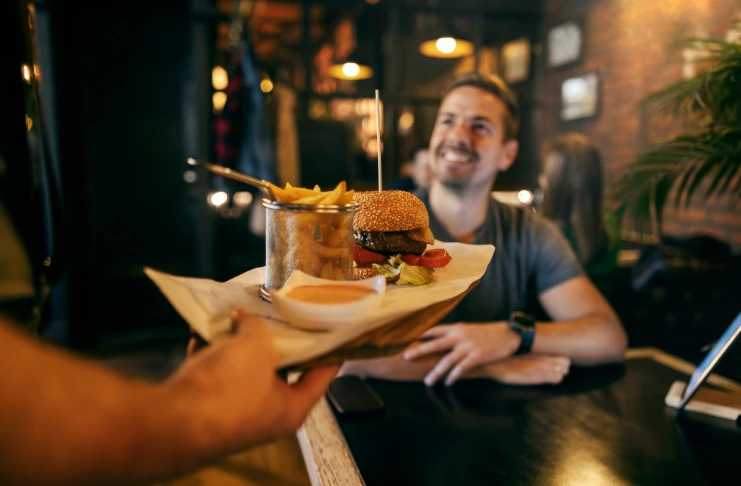 Burger Restaurant Statistics – Market Trends & Hamburger Restaurant Data